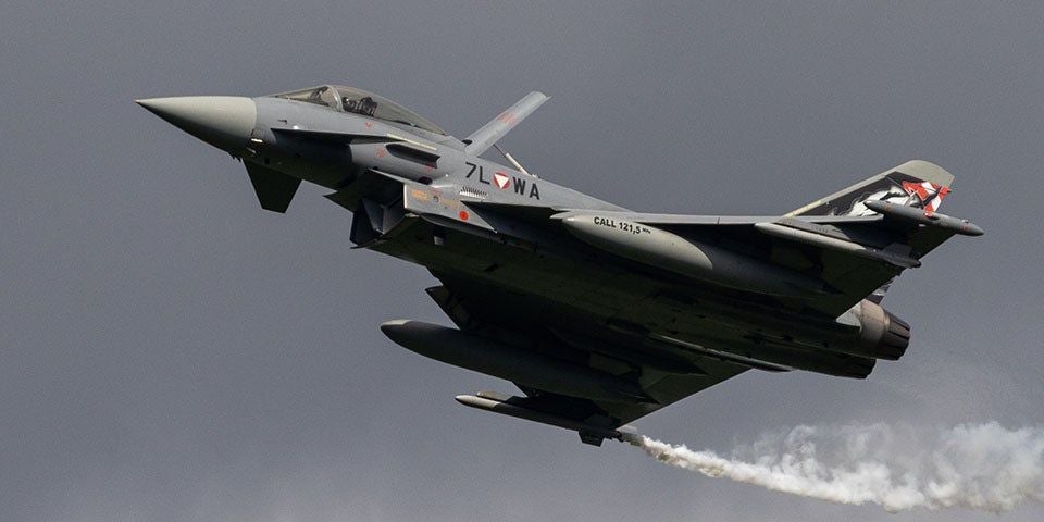 Eurofighter fangen US-Aufklärungsflieger ab - oe24.at