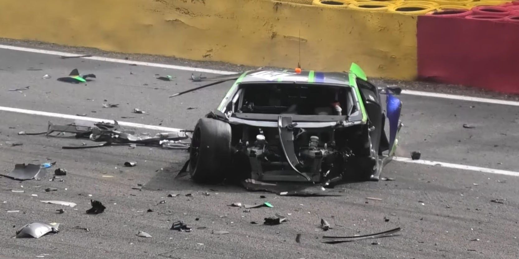 Horror-Crash bei 24h-Rennen in Spa - oe24.at