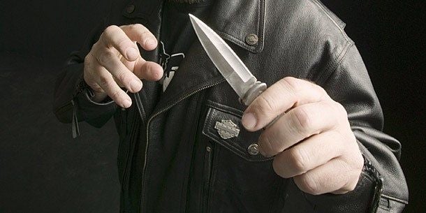 Mann Hakenkreuz in Stirn geritzt - oe24.at